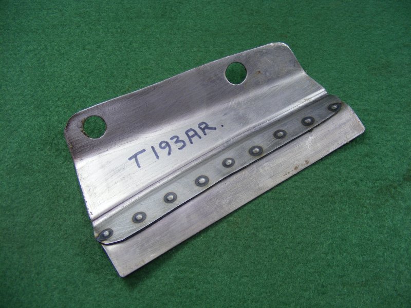 T193AR Bracket - Baffle to Wing RH